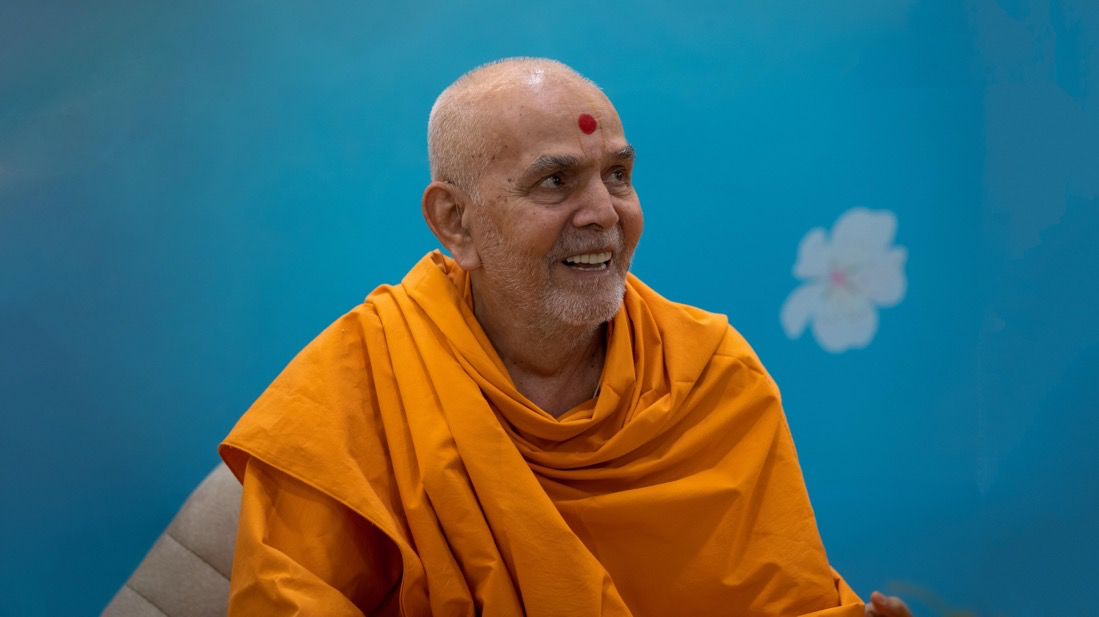 Beyond Words, Beyond Time: Meeting Mahant Swami Maharaj – The Satsang Life